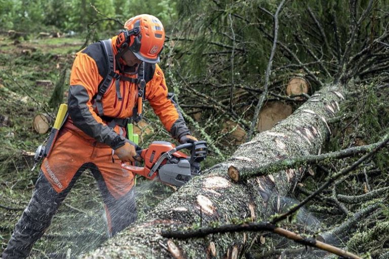 Husqvarna 550 XP Mark II Petrol Chainsaw 18" | MowShop