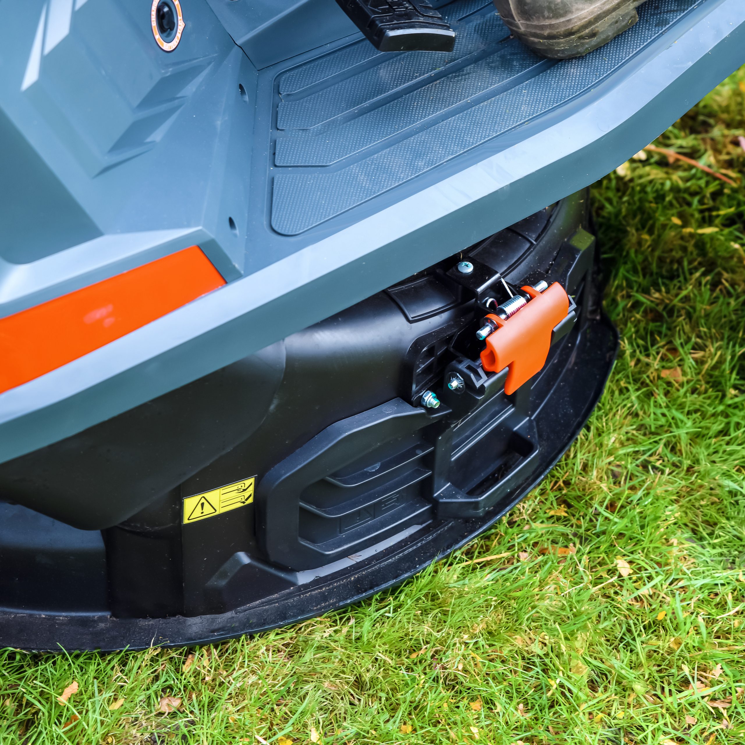 Cobra LTX66HRL 26” Hydrostatic Lawn Rider | MowShop